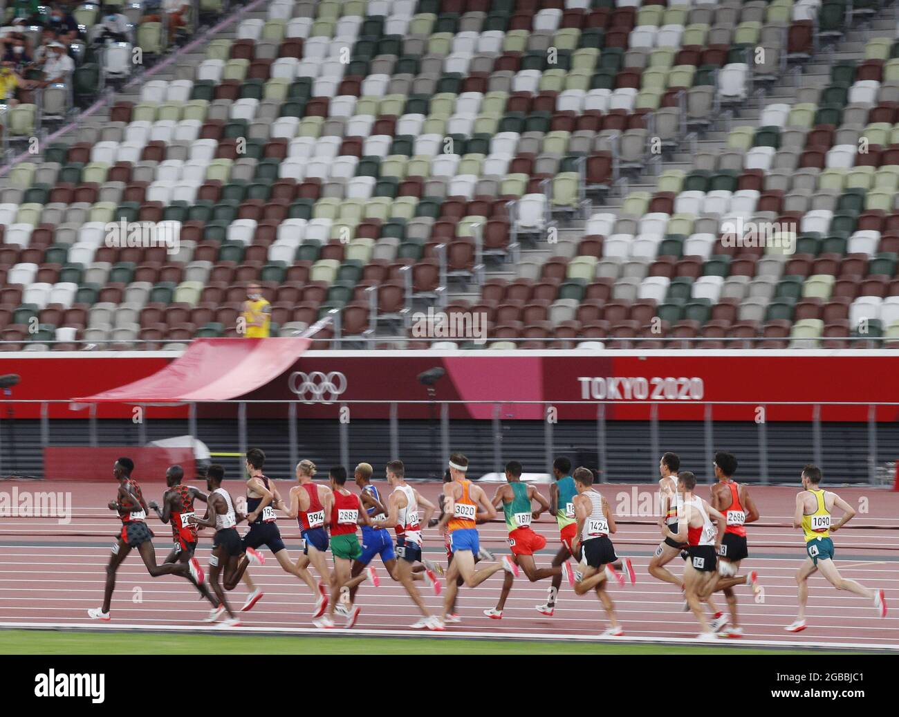 Mens 5000 hi-res stock photography and images - Alamy