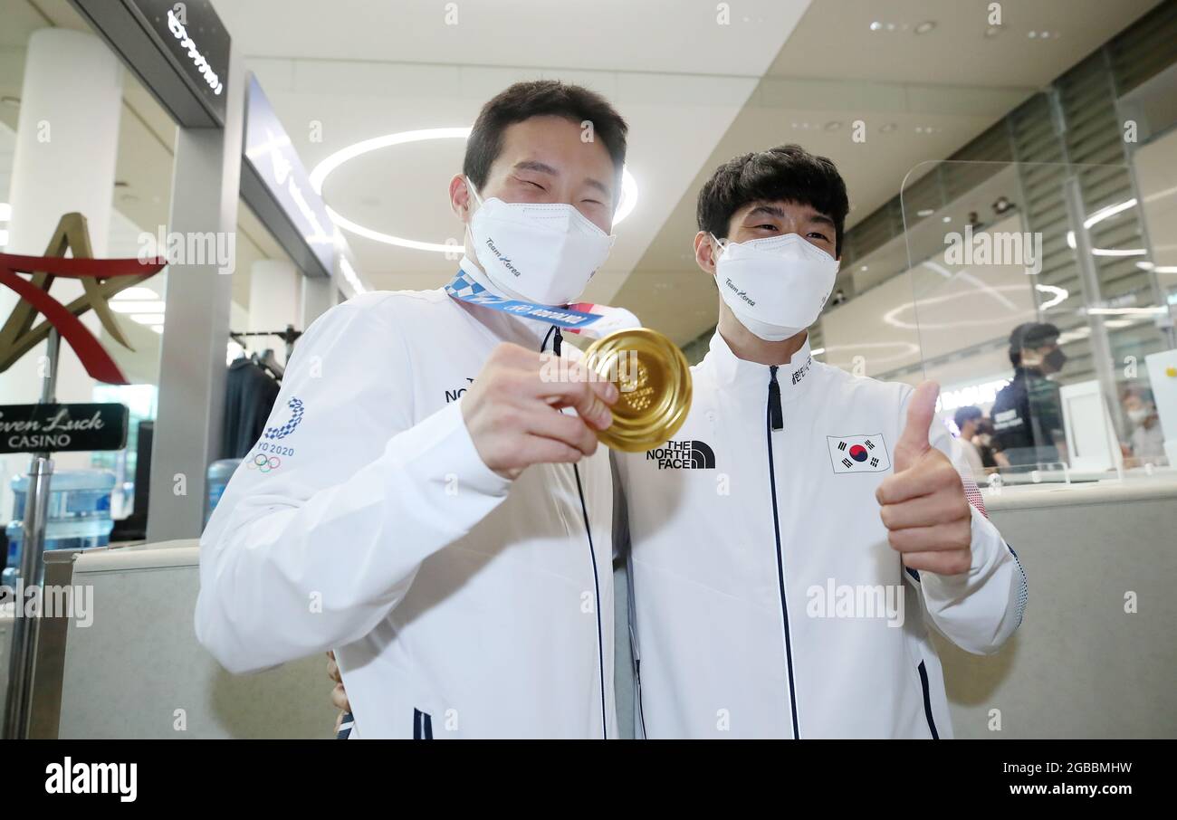 03rd Aug, 2021. Olympic vault champions CR South Korean gymnast Shin ...
