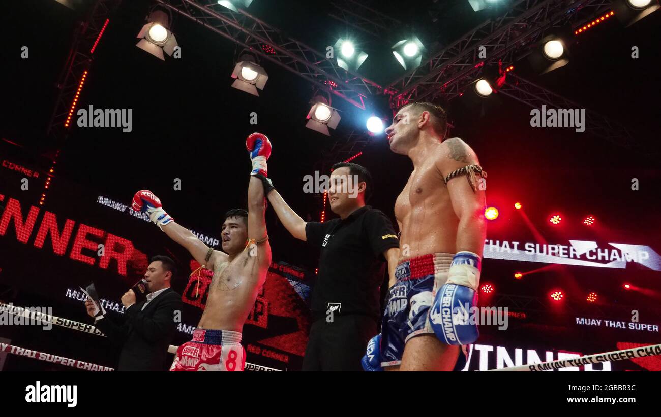 Bangkok Thailand November 11 2018. Unidentified Thai and foreign boxing ...