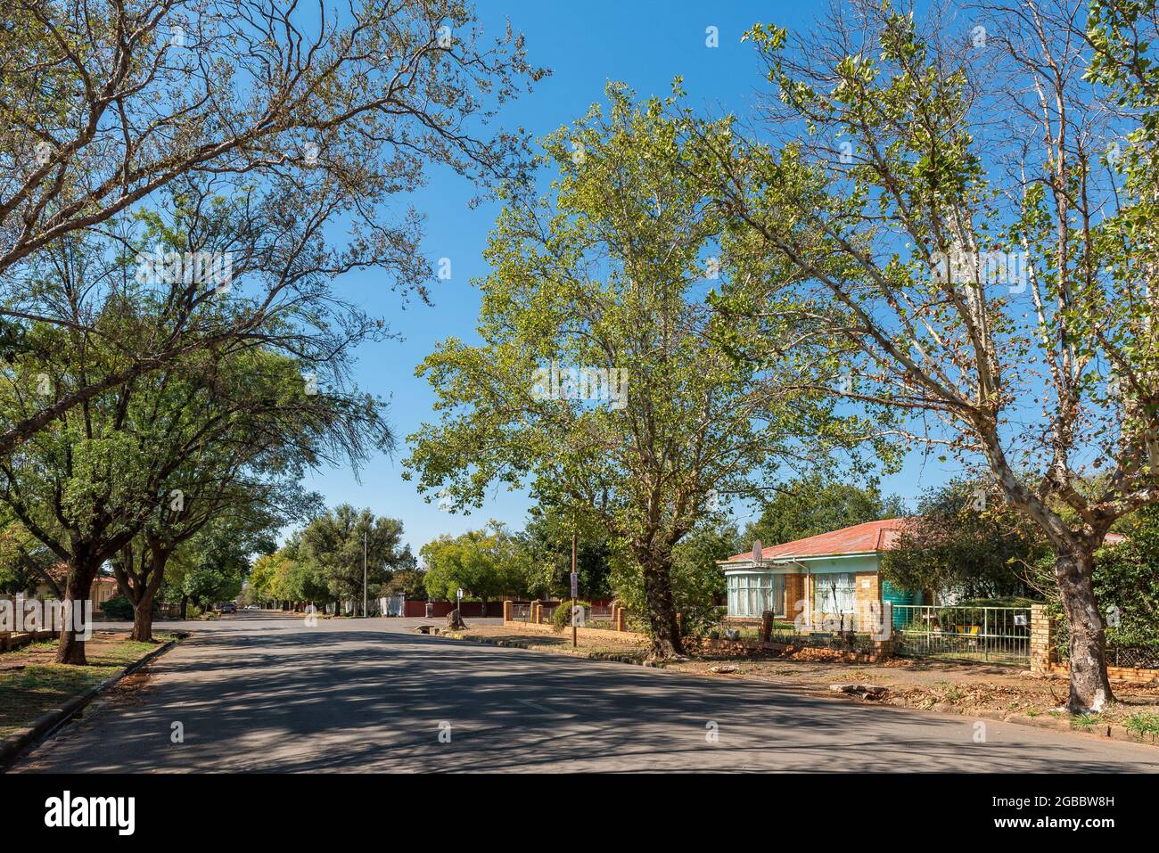 ALIWAL NORTH, SOUTH AFRICA - APRIL 23, 2021: A street scene, with an ...
