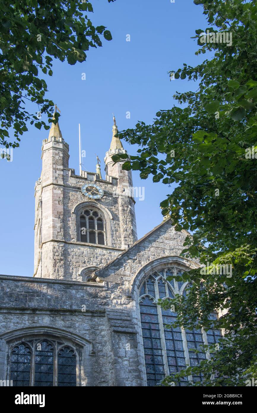 st mary the virgin parish church in ashford kent Stock Photo - Alamy