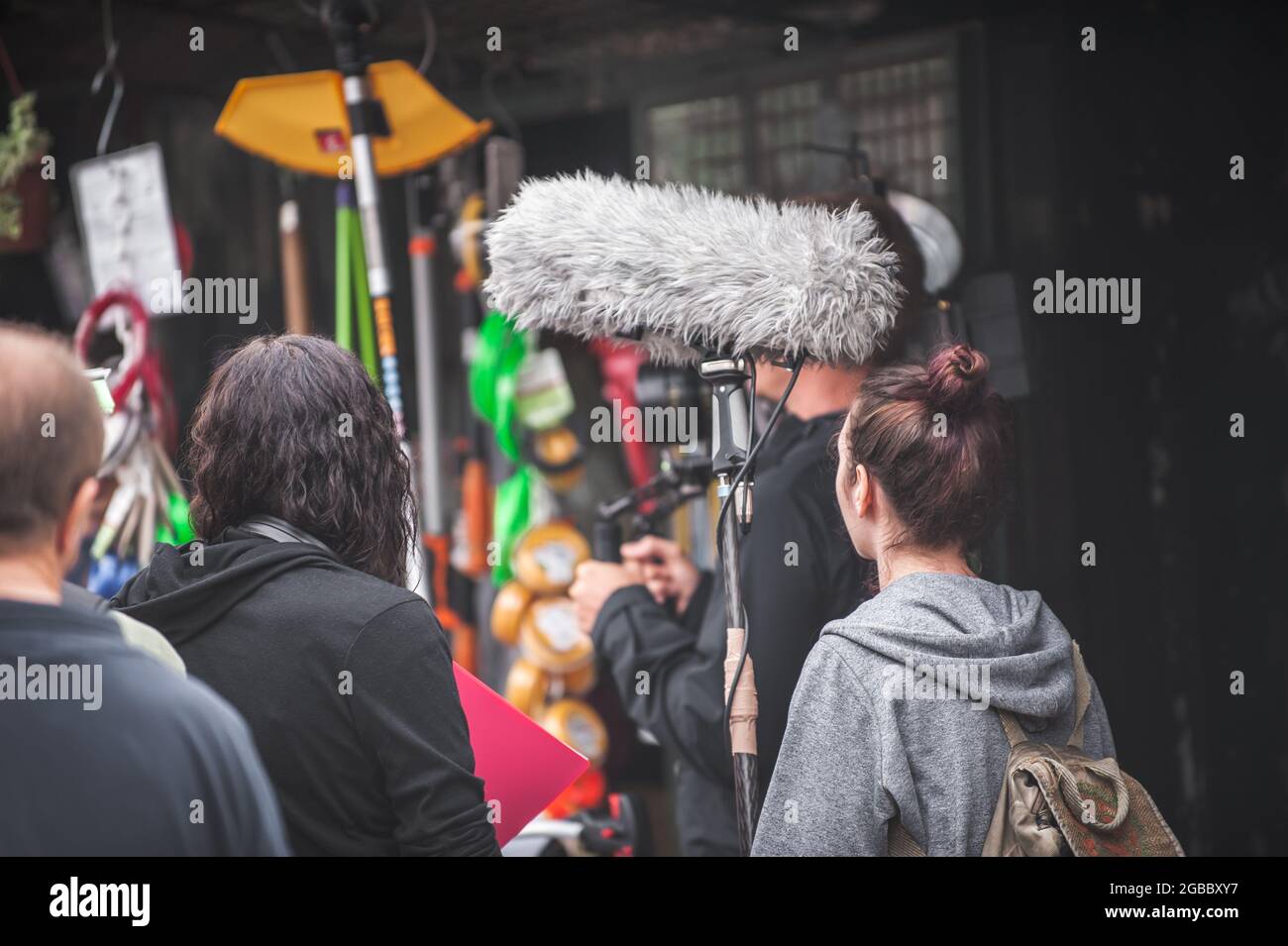 Boom mic hi-res stock photography and images - Alamy