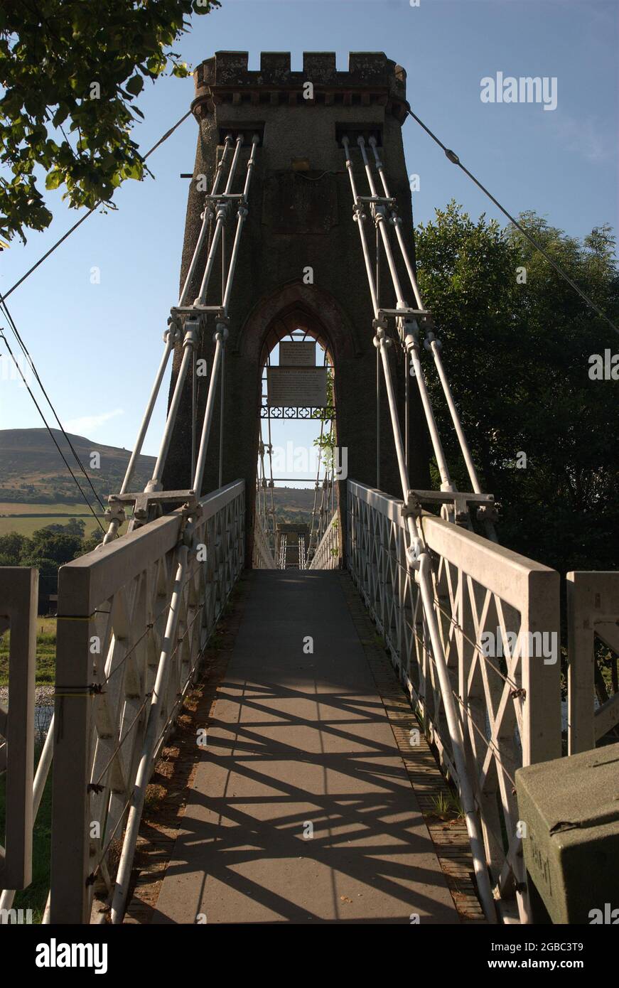 Pedestrian walkway on the chain bridge hi-res stock photography and ...