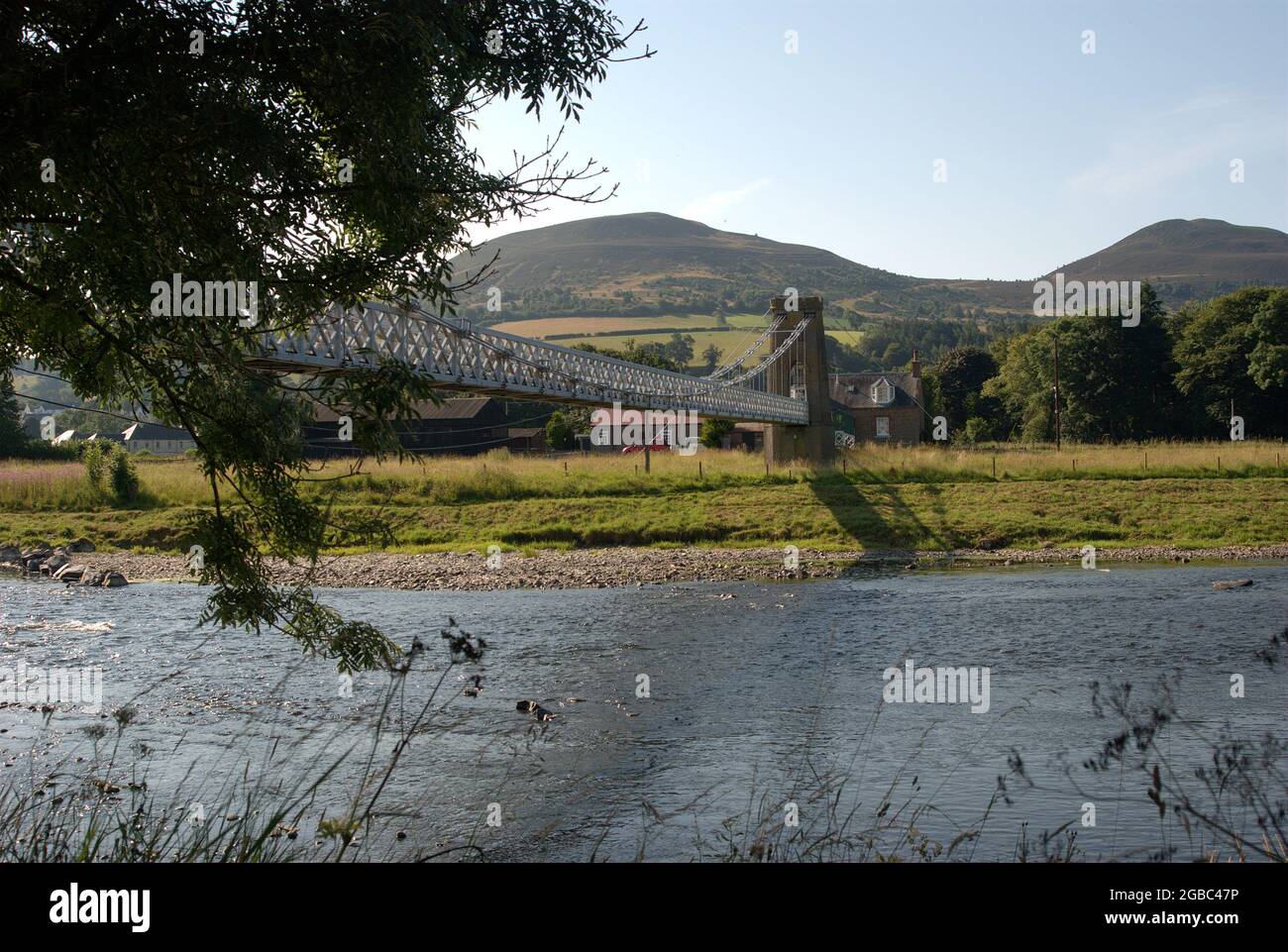 Gattonside iron bridge hi-res stock photography and images - Alamy