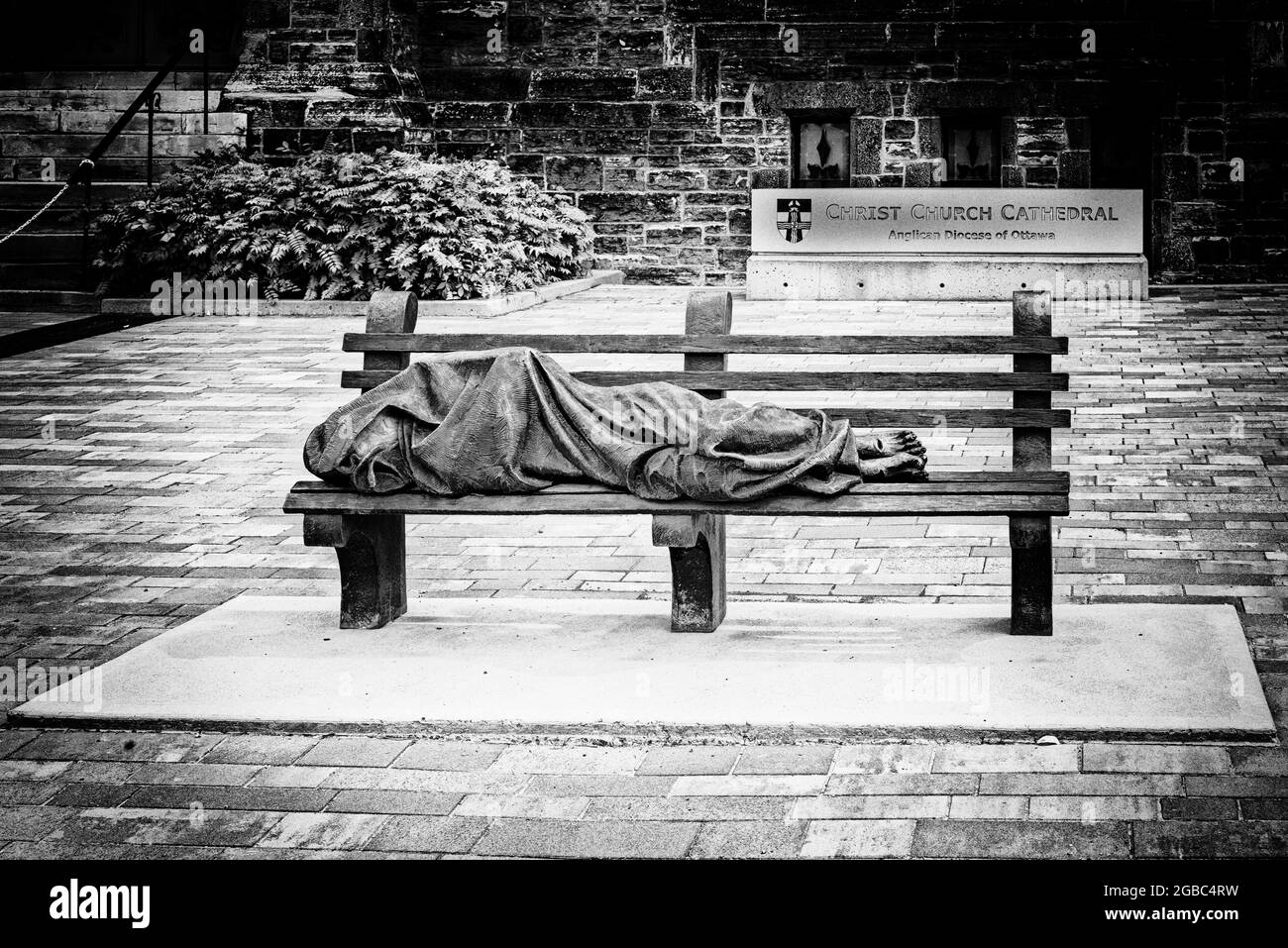 Homelessness sculpture hi-res stock photography and images - Alamy