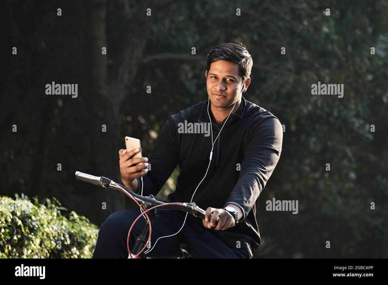 Fitness cycle happy hi-res stock photography and images - Alamy