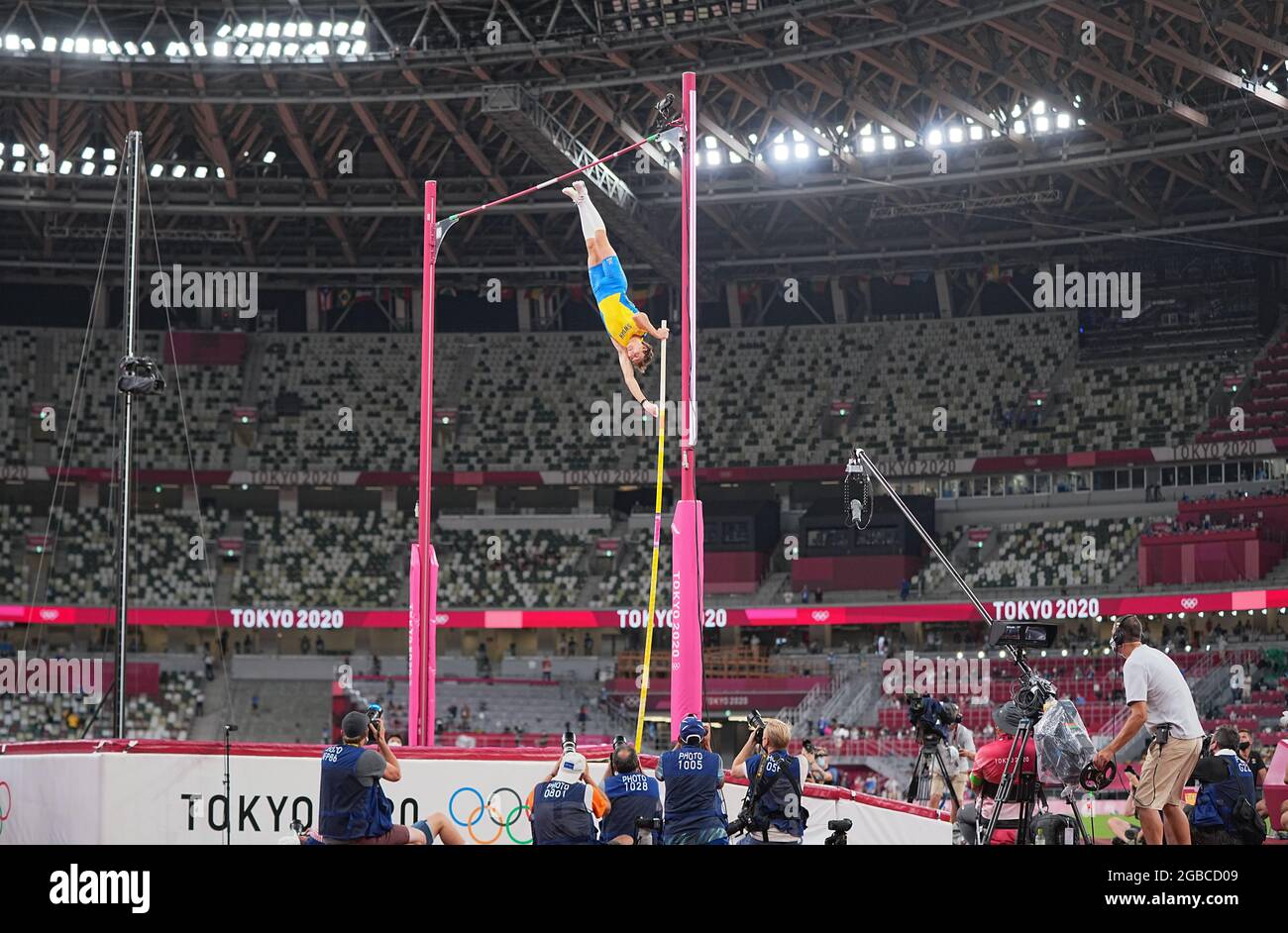 Tokyo, Japan. 03rd Aug, 2021. Athletics: Olympics, men's pole vault ...