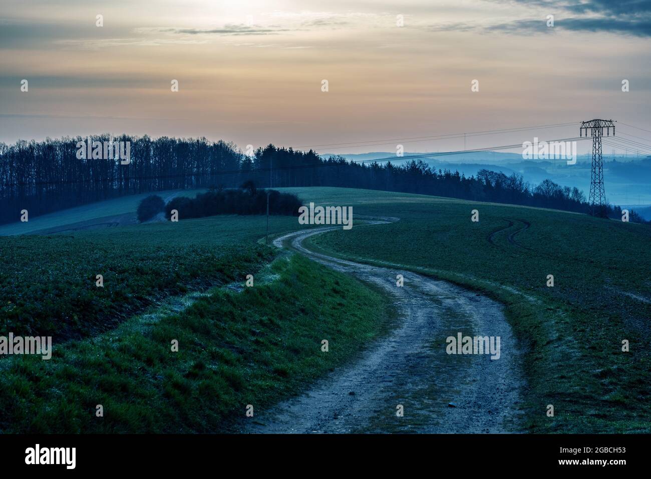 Country road night summer hi-res stock photography and images - Alamy