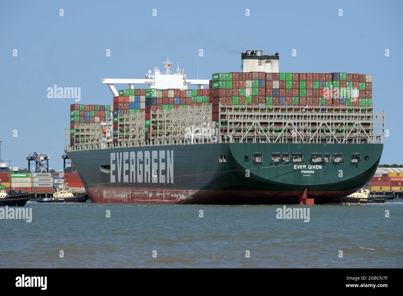 Evergreen line container ship felixstowe hi-res stock photography and ...