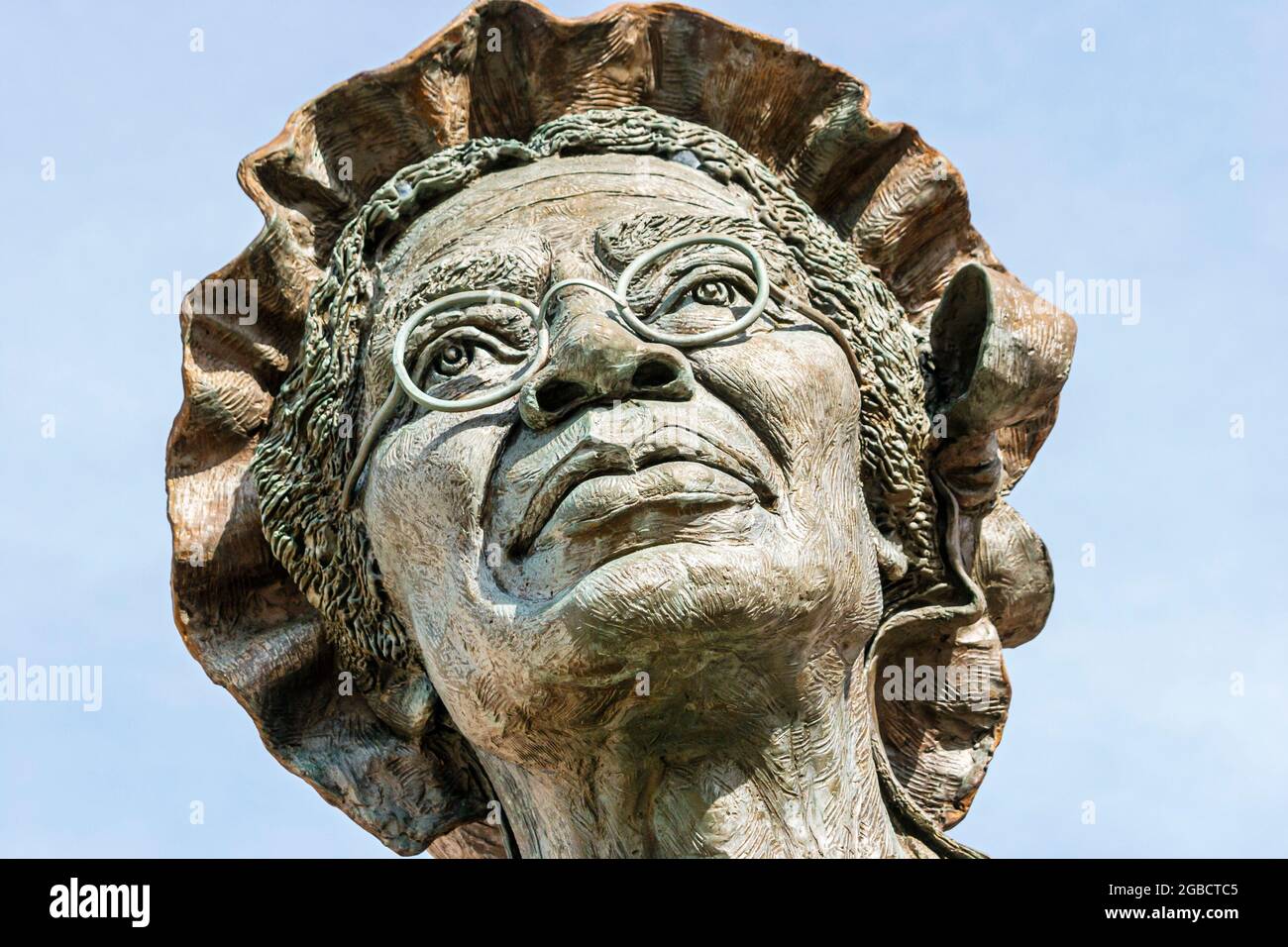 Black woman female statue memorial historic hi-res stock photography ...
