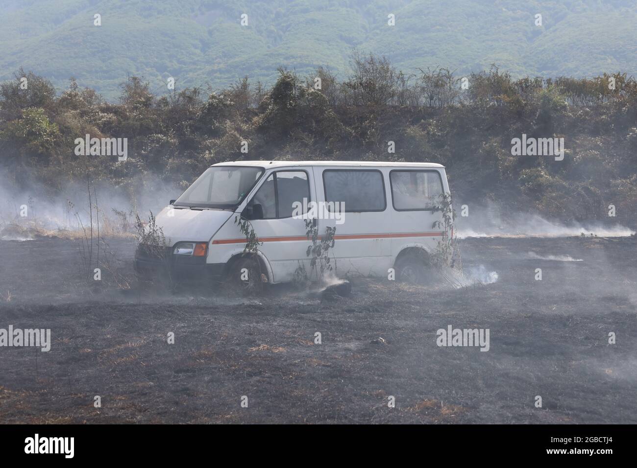 Car burning oil hi-res stock photography and images - Alamy