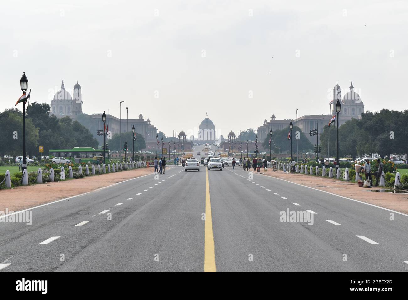 Clean road at Central Delhi, India Stock Photo - Alamy