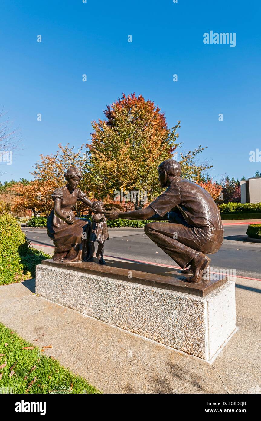 Statues on the grounds of the Mormon Church in Bellevue, Washington ...