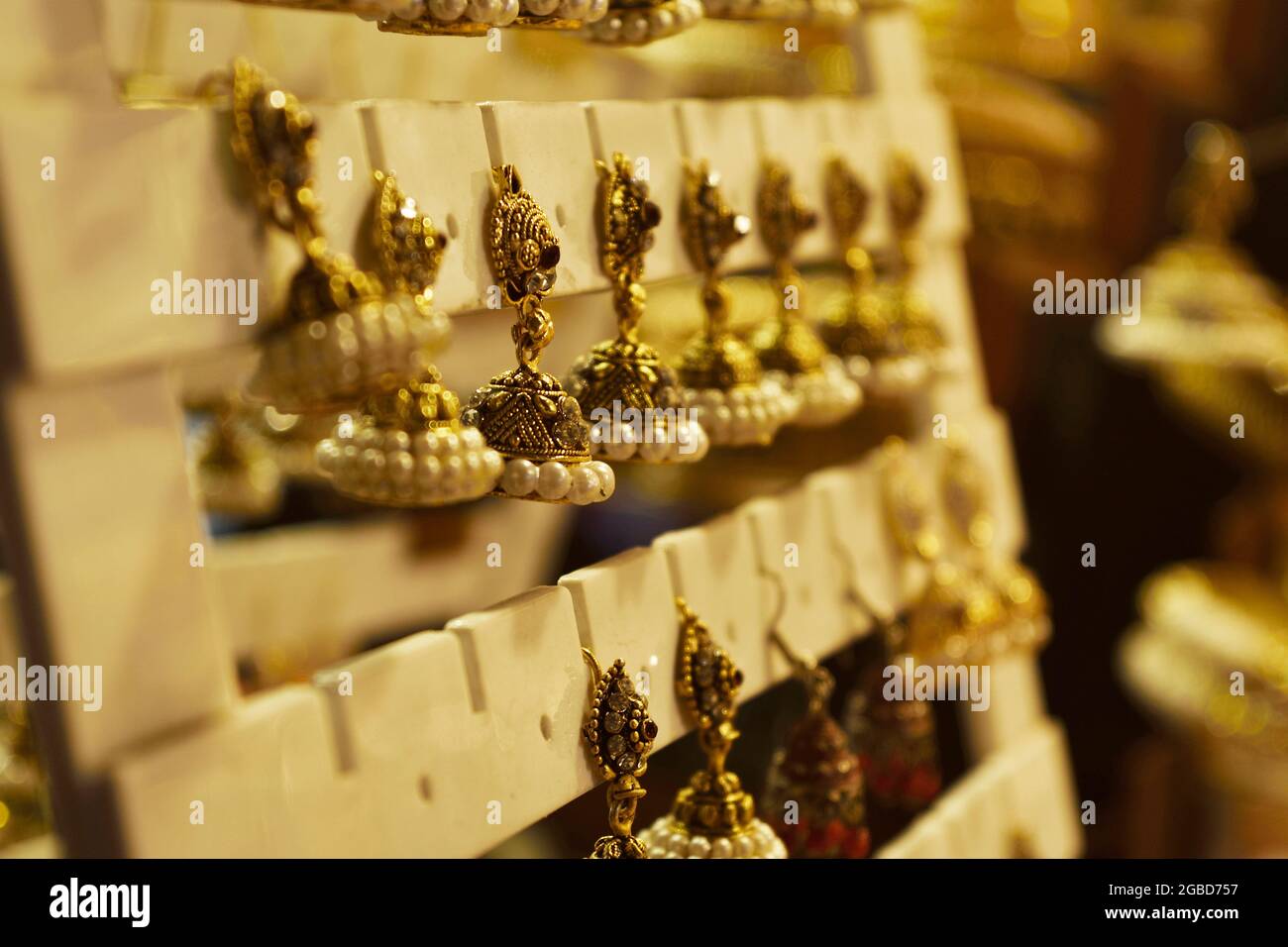 Antique jewelry store hi-res stock photography and images - Alamy