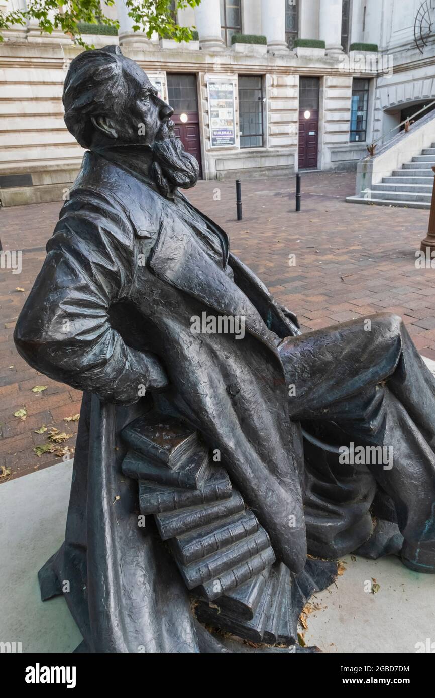 Charles Dickens Statue High Resolution Stock Photography and Images - Alamy