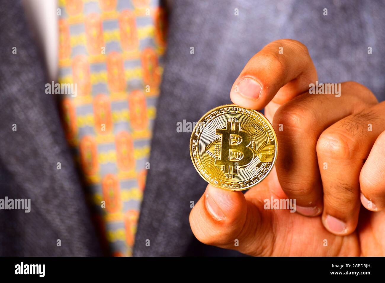 Bitcoin hand hi-res stock photography and images - Alamy