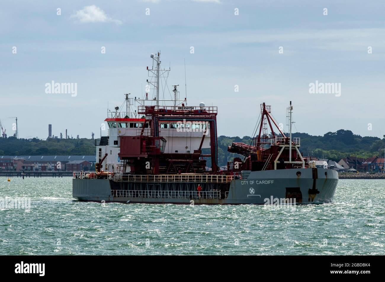 dredger city of cardiff, dredging vessel operating in southampton water ...