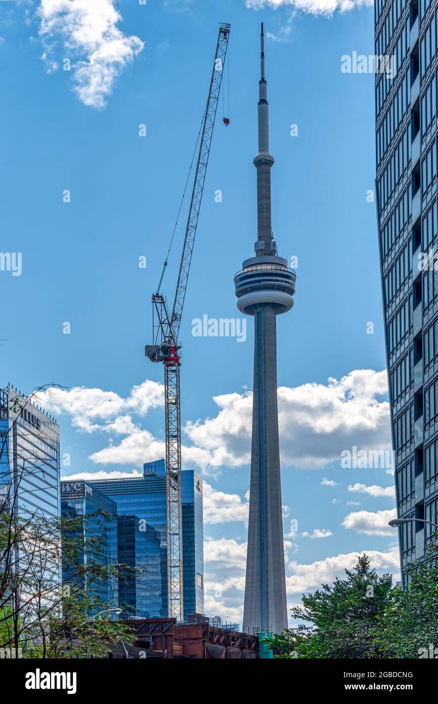 Toronto cn tower and construction hi-res stock photography and images ...