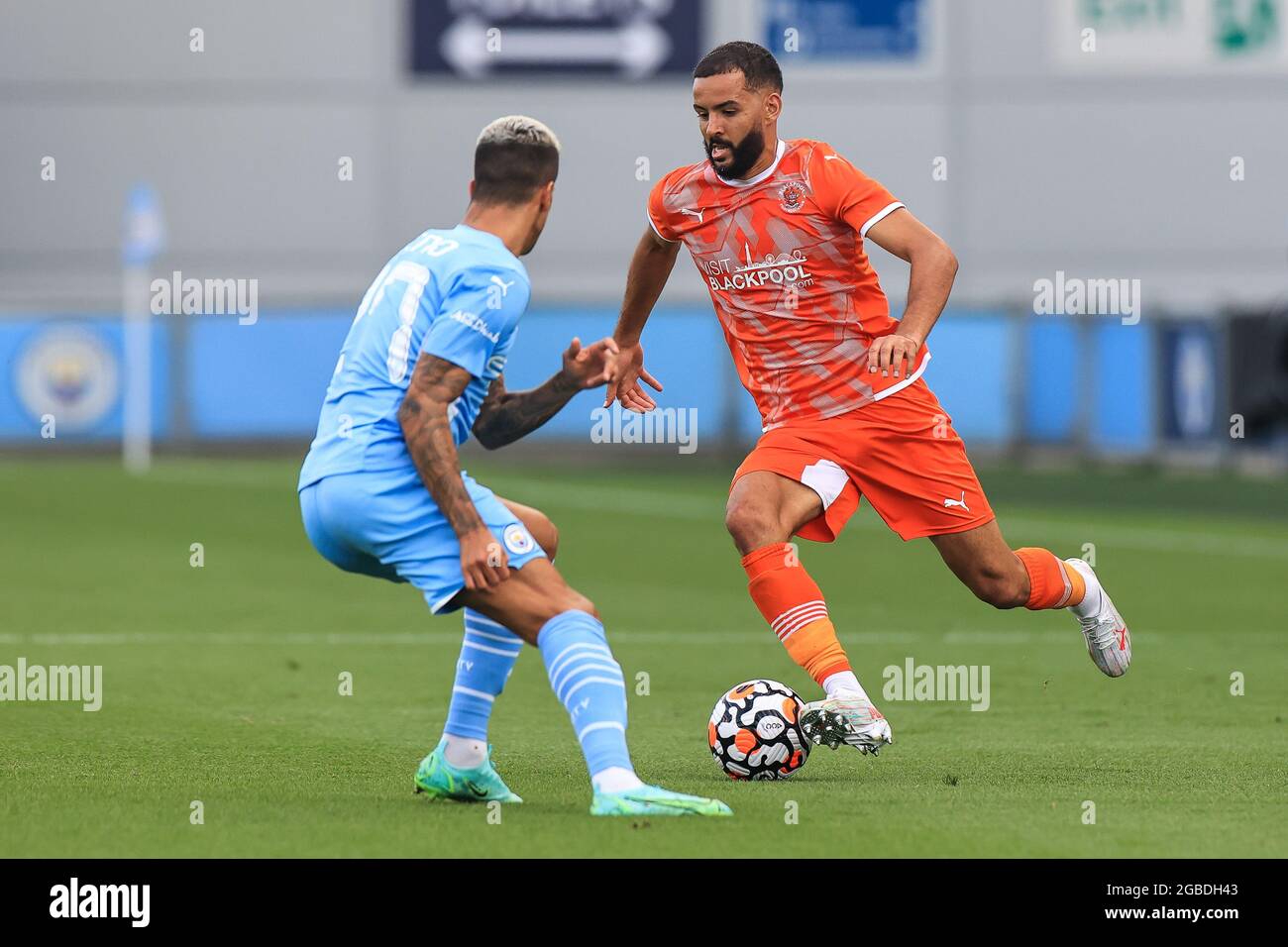 Kevin Stewart of Blackpool breaks with the ball Stock Photo - Alamy