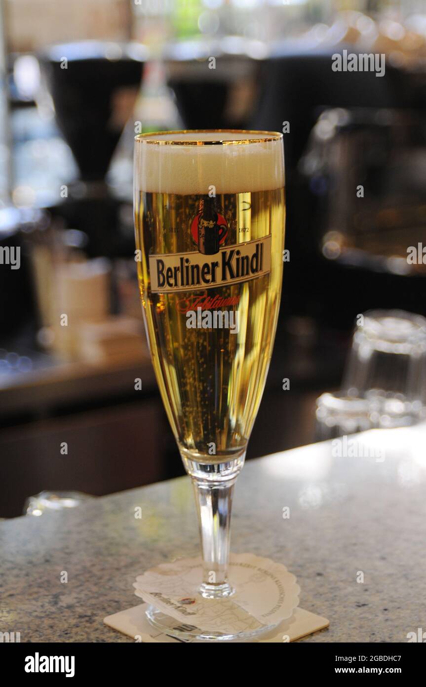 Drinks berliner kindl hi-res stock photography and images - Alamy