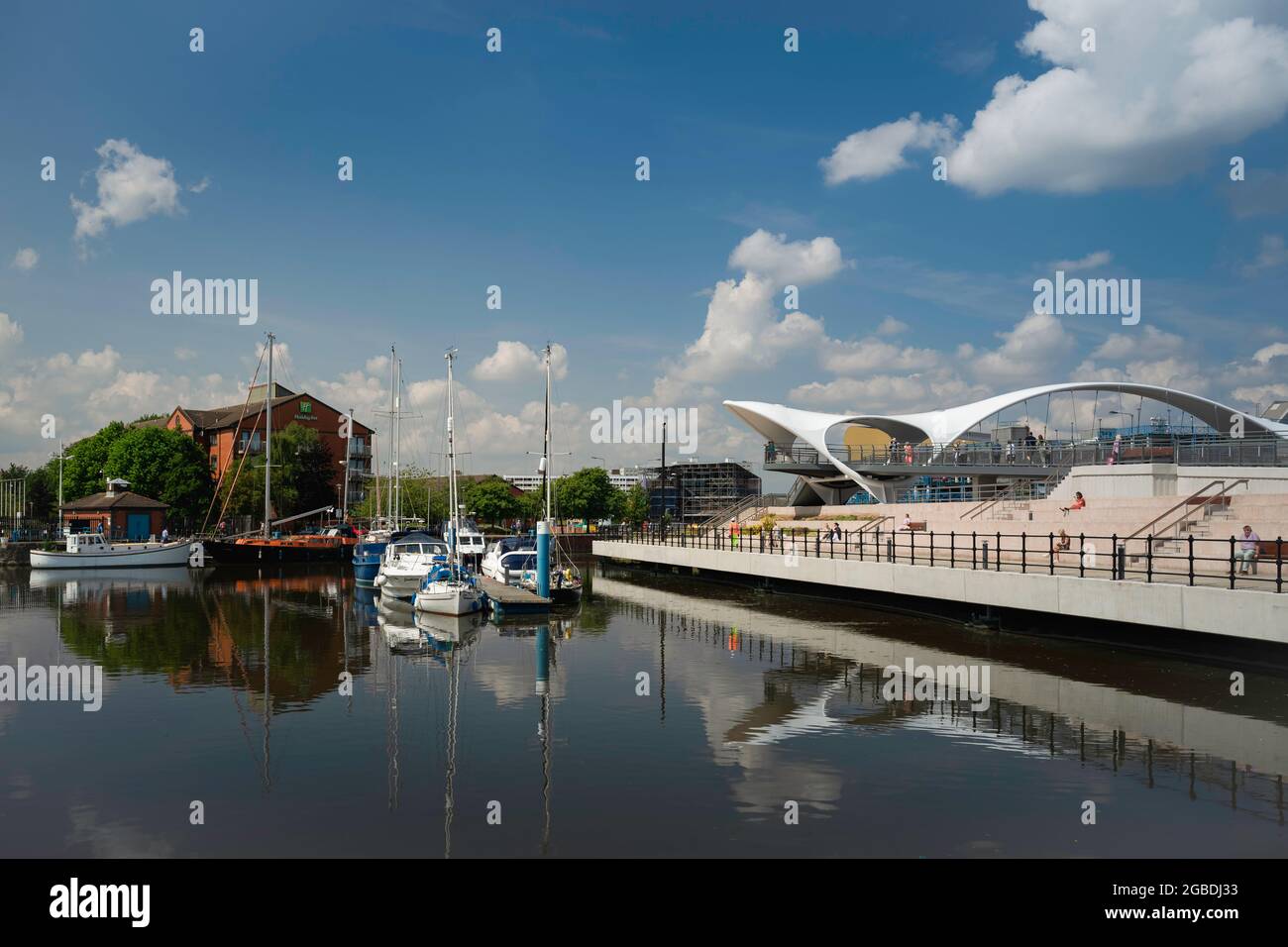 Hull murdoch connection footbridge hi-res stock photography and images ...