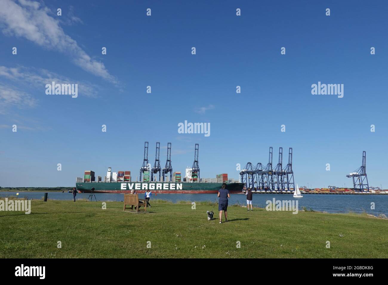 Ever given ship blocking the suez canal hi-res stock photography and ...