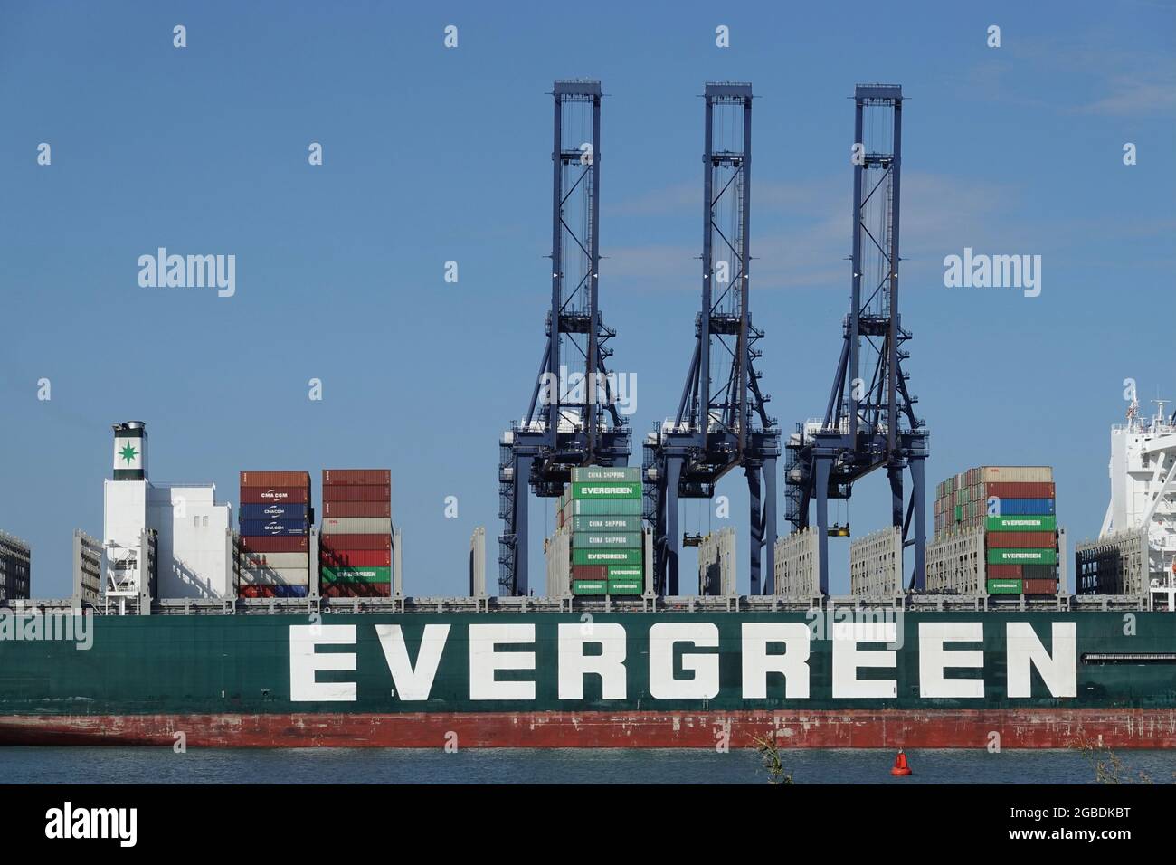 Ever given suez canal hi-res stock photography and images - Alamy