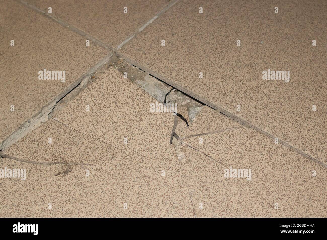 Fractured tiles hi-res stock photography and images - Alamy