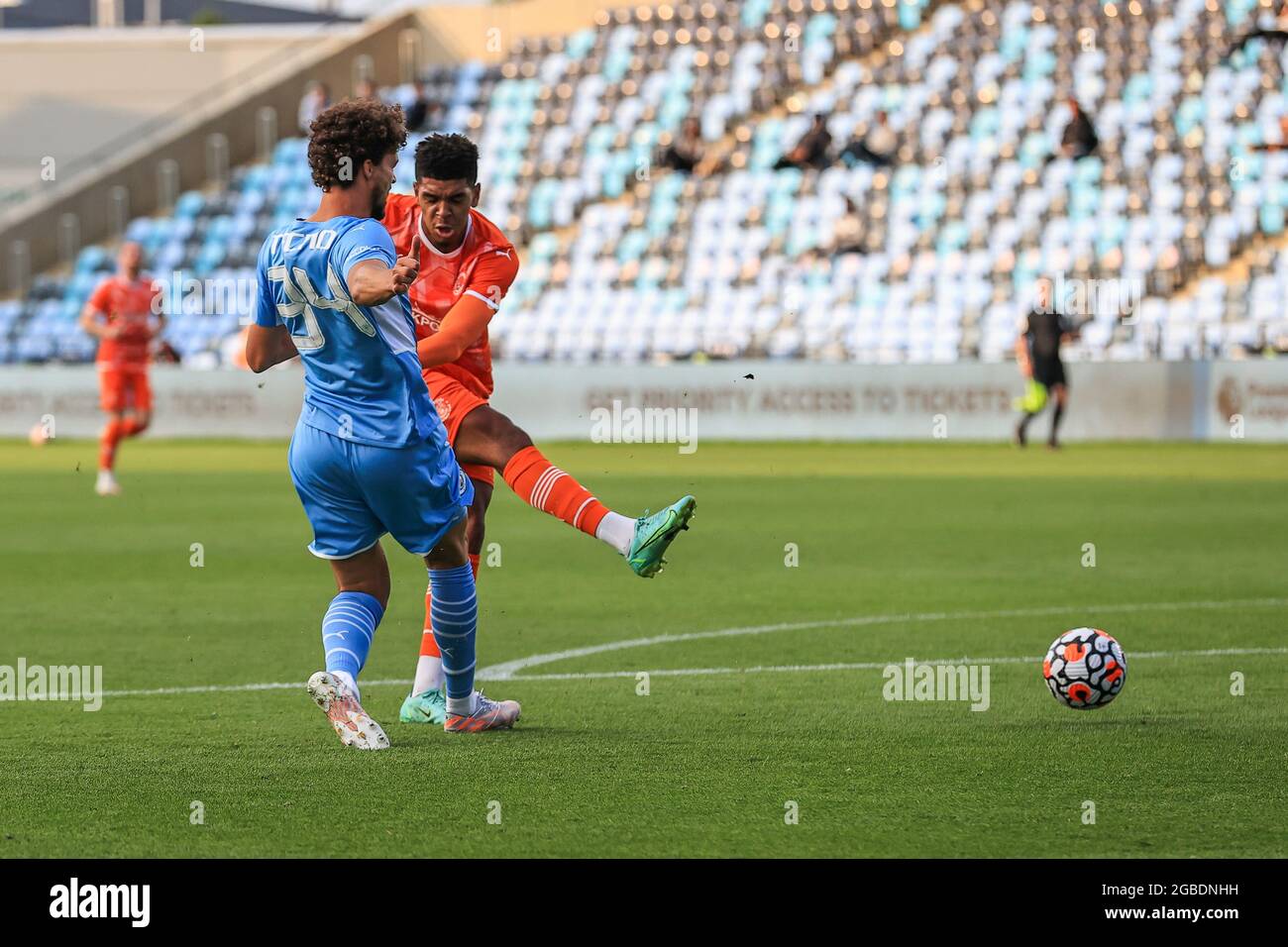 Tyreece John-Jules of Blackpool shoots on goal Stock Photo - Alamy