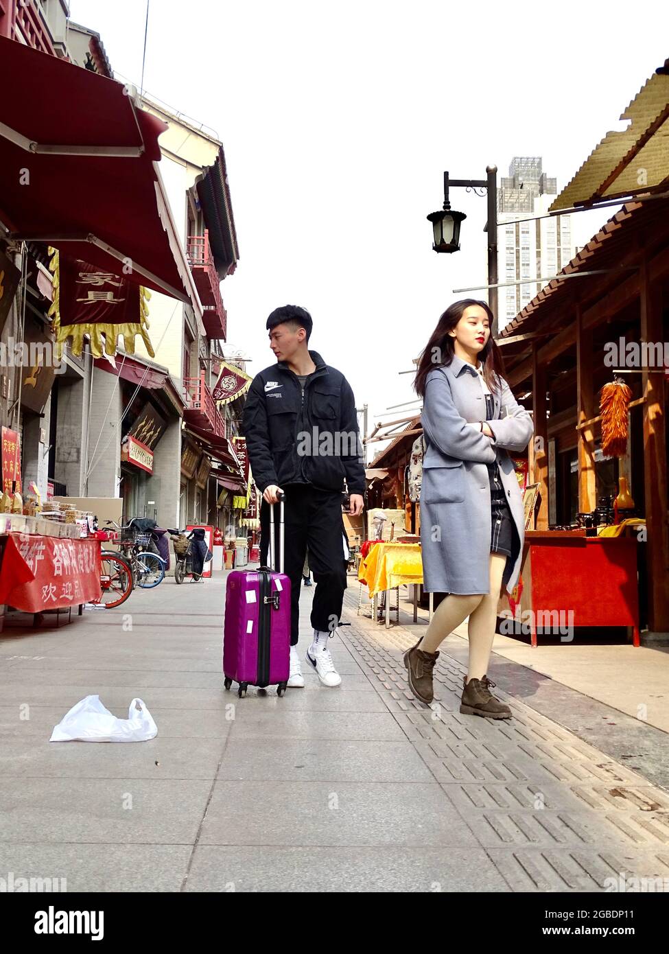 China couple hi-res stock photography and images - Alamy