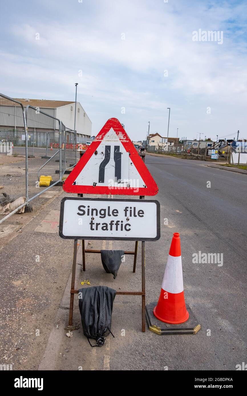 Single file traffic hi-res stock photography and images - Alamy