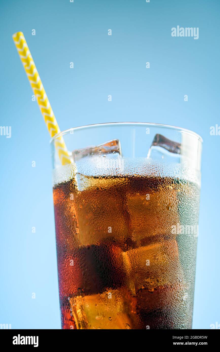 Paper cup coca cola hi-res stock photography and images - Alamy