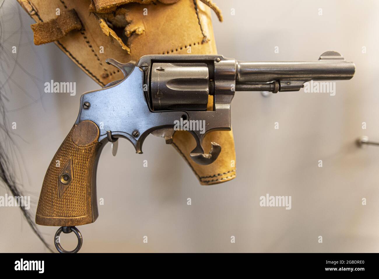 Old revolver hi-res stock photography and images - Alamy