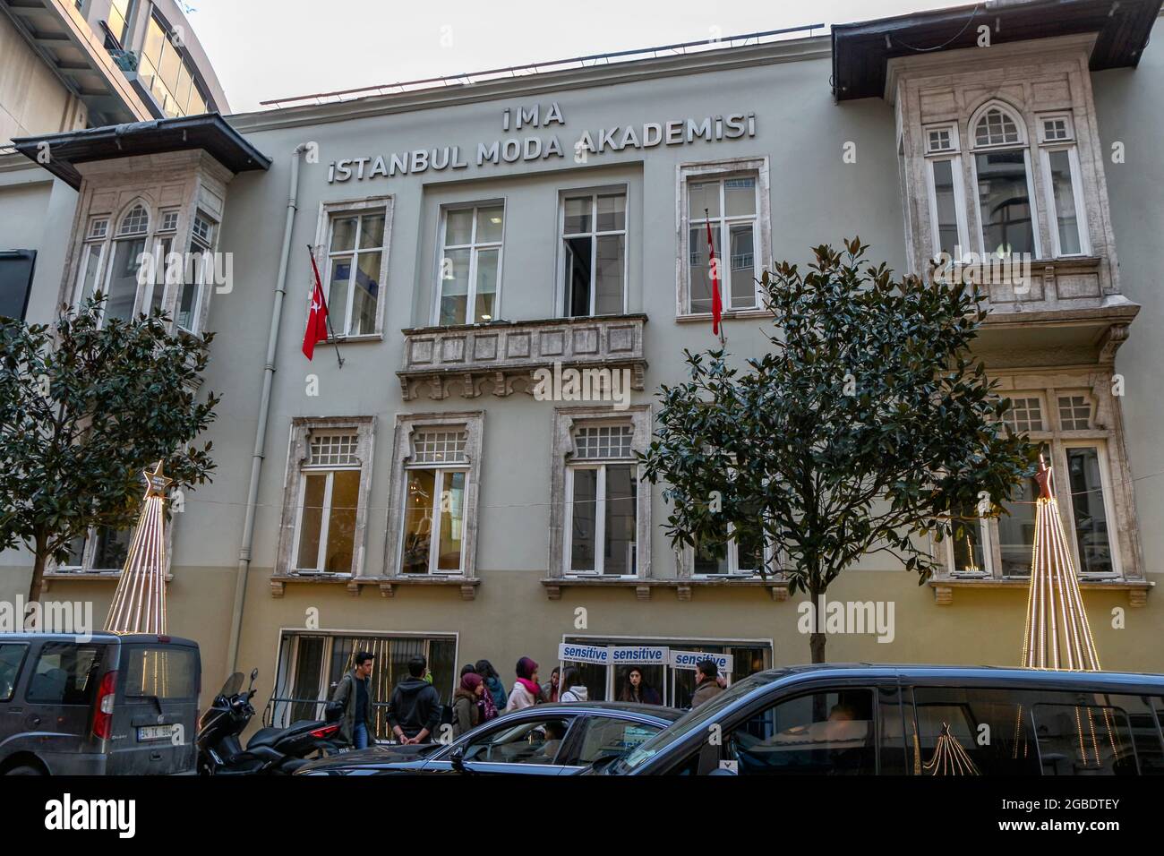 Istanbul Moda Academy (IMA) in the traffic-congested Nisantasi Street ...