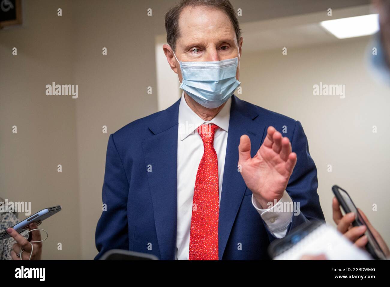 United States Senator Ron Wyden (Democrat of Oregon) walks through the ...