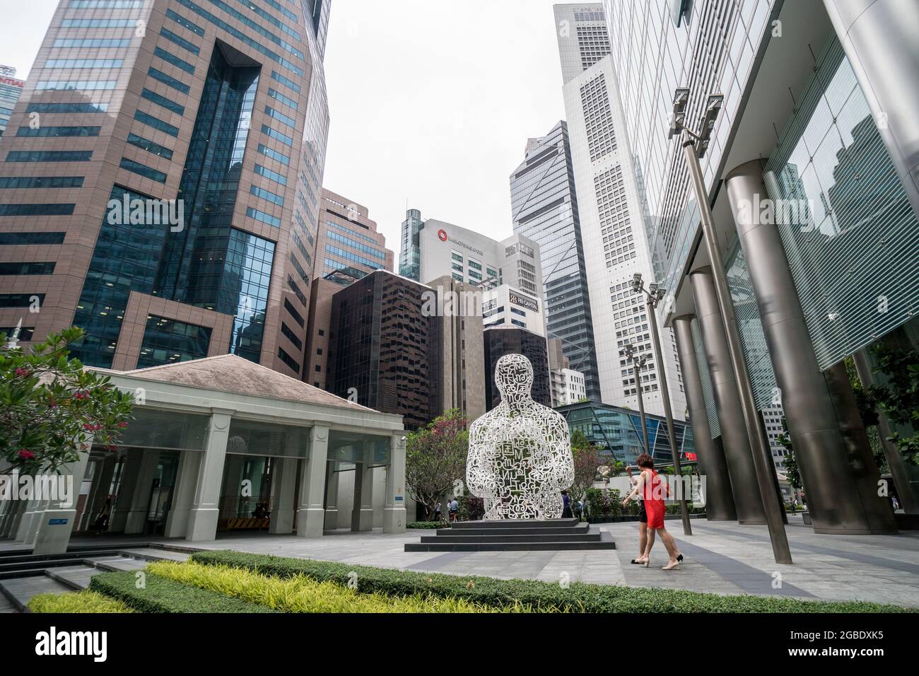 Singapore, -29 january 2019: Raffles Place, metro station and the heart ...