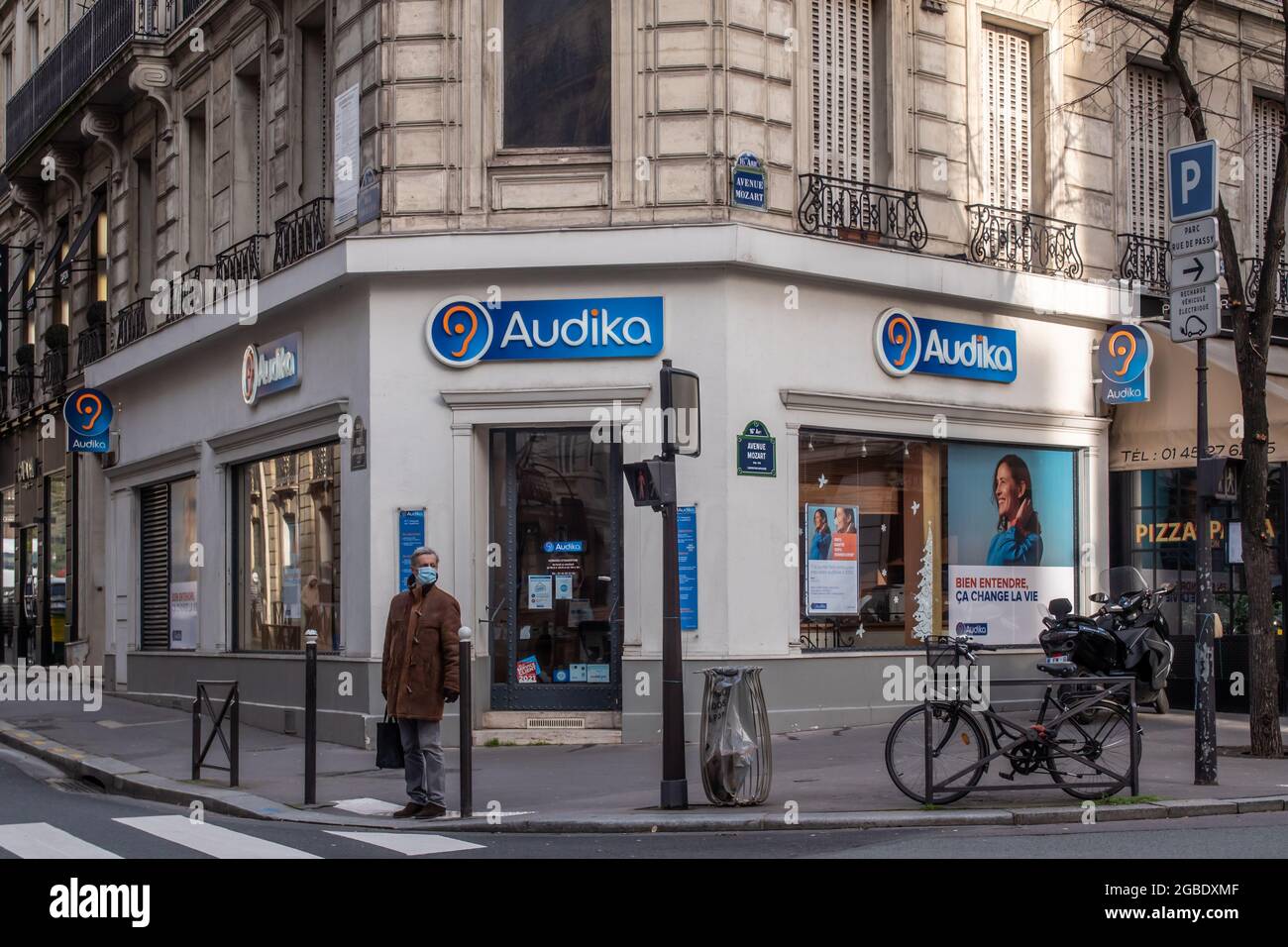 Audika logo hi-res stock photography and images - Alamy