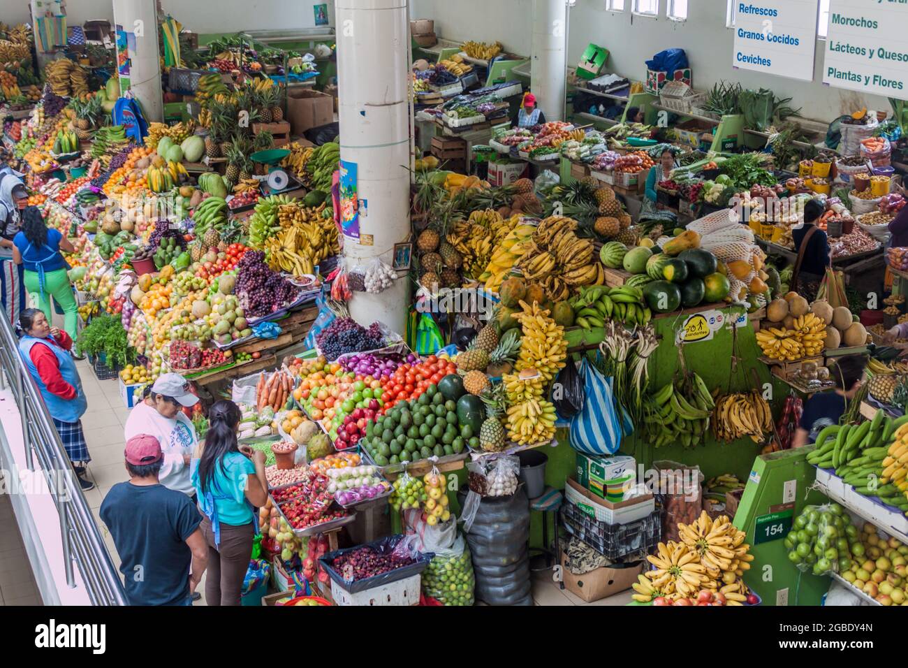 Cuenca ecuador fruits hi-res stock photography and images - Alamy