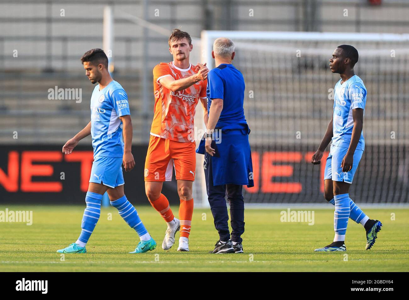 James critchley hi-res stock photography and images - Alamy