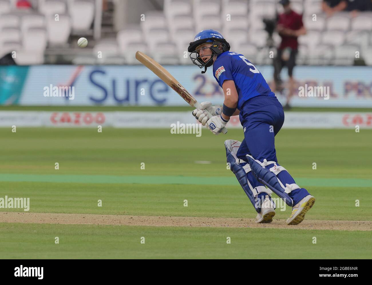 Sport knight cricket hi-res stock photography and images - Alamy