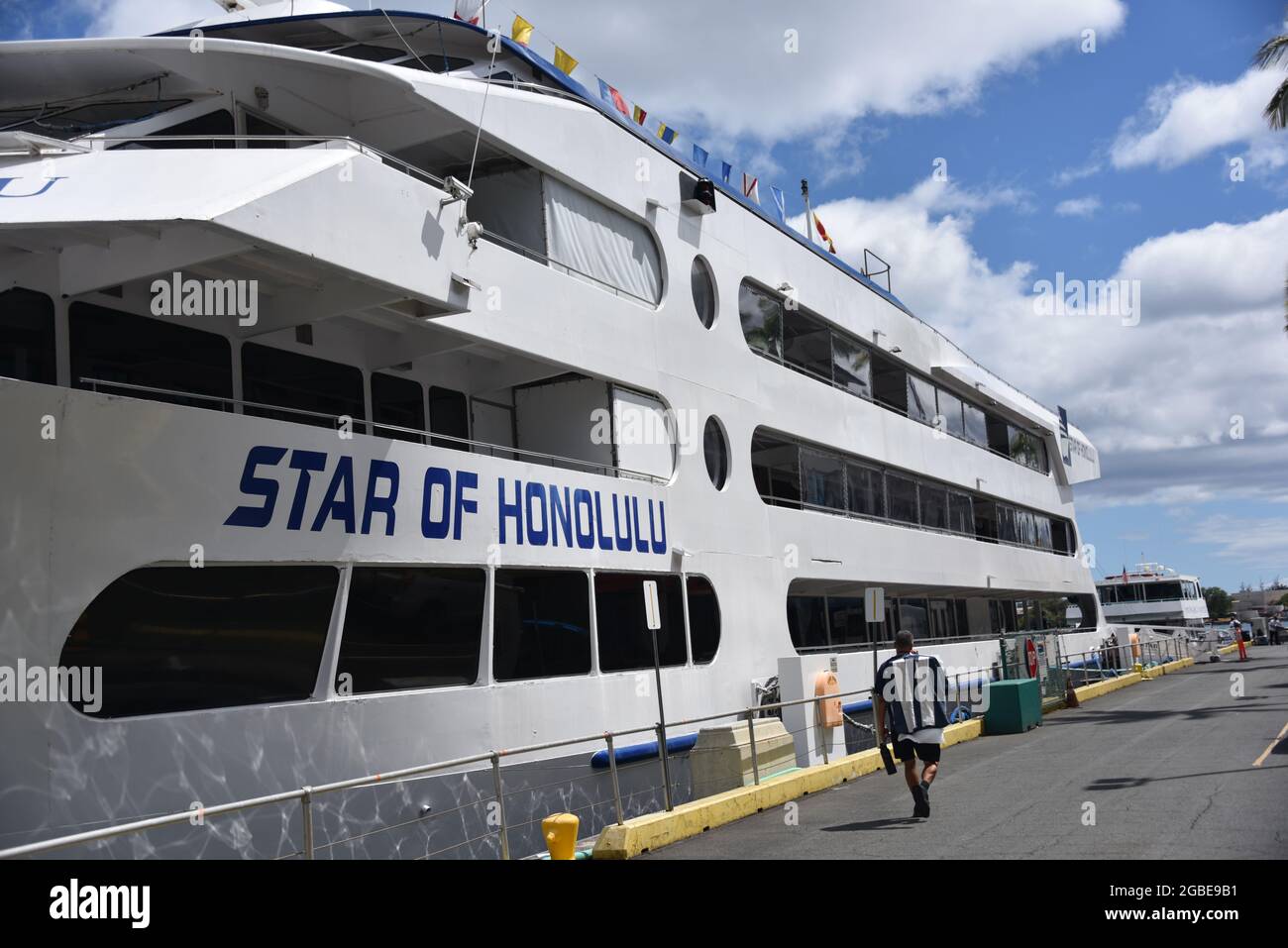 Oahu hawaii dinner cruise hi-res stock photography and images - Alamy