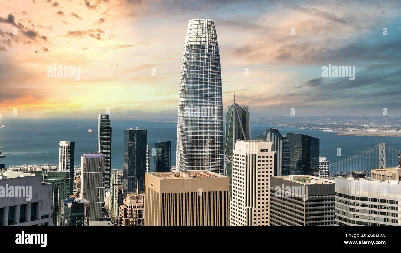 Salesforce tower sunset hi-res stock photography and images - Alamy