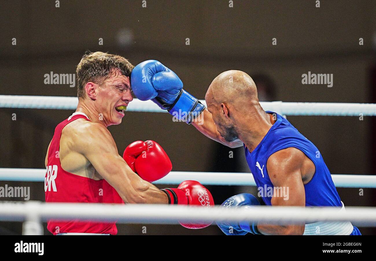 Pat mccormack from great britain and roniel iglesia from cuba hi-res ...