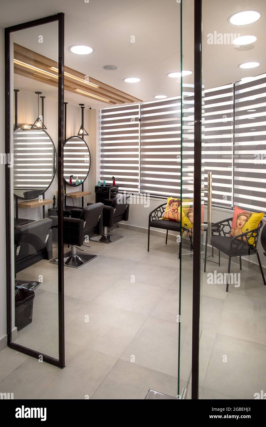 Interior luxury beauty salon hi-res stock photography and images - Alamy
