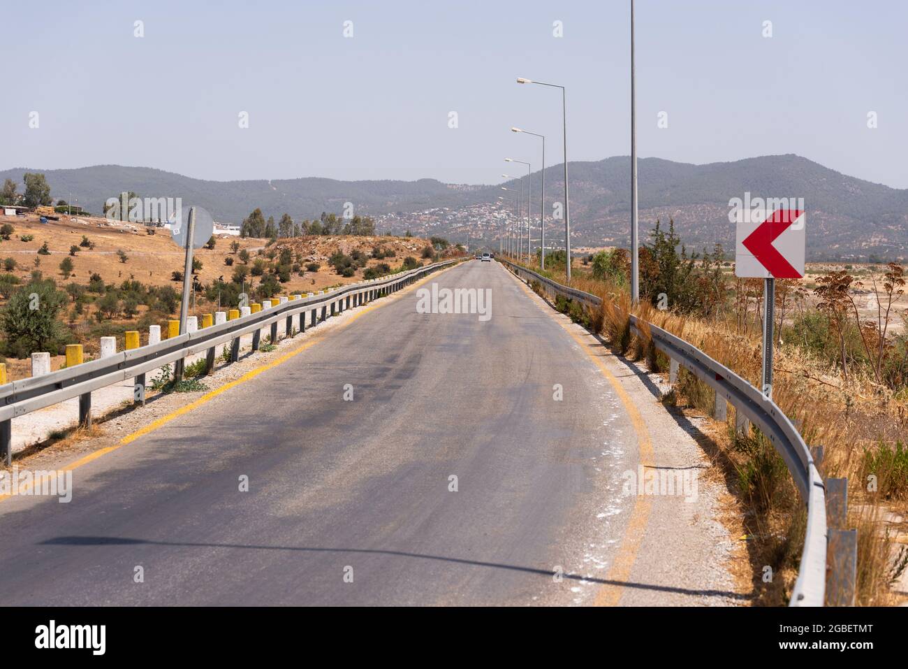 Road without vehicles hi-res stock photography and images - Alamy