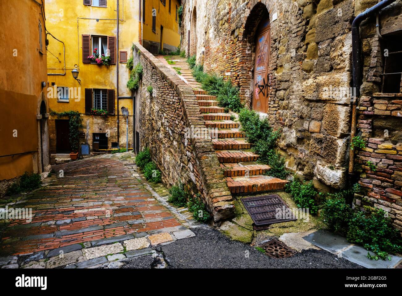 Perugia street umbria italy hi-res stock photography and images - Alamy