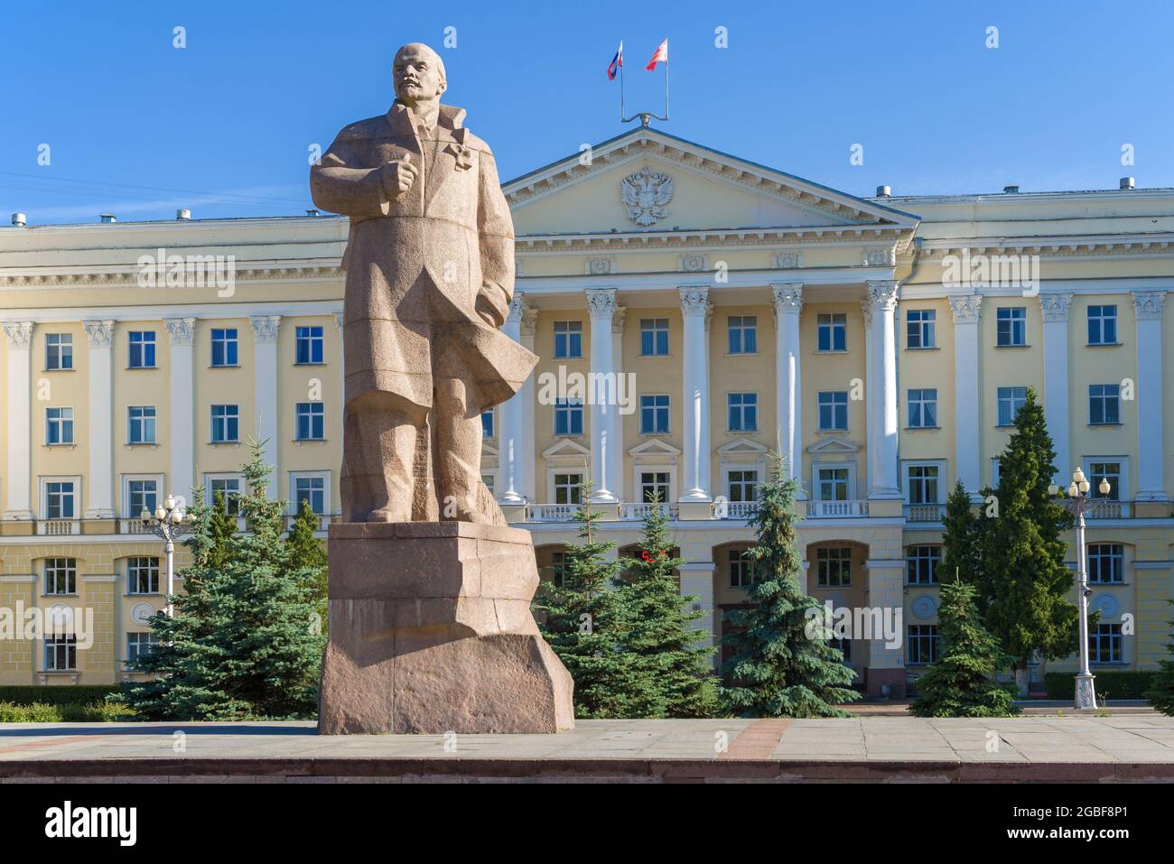 Sculpture of vladimir lenin hi-res stock photography and images - Alamy