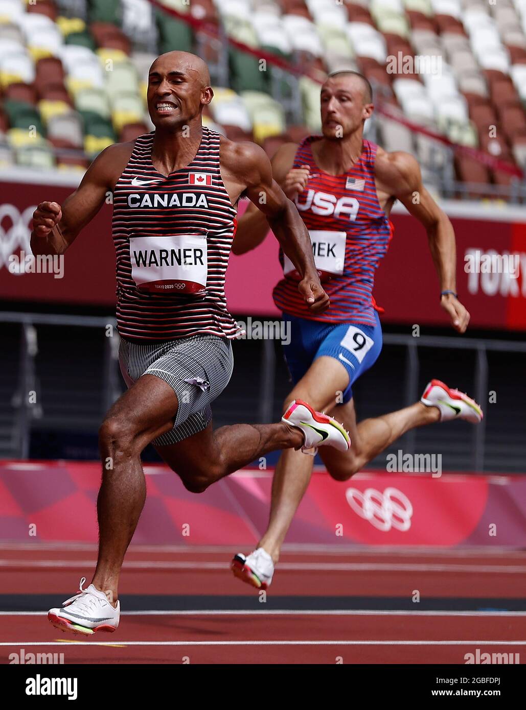 Tokyo, Japan. 4th Aug, 2021. Damian Warner (L) of Canada competes ...
