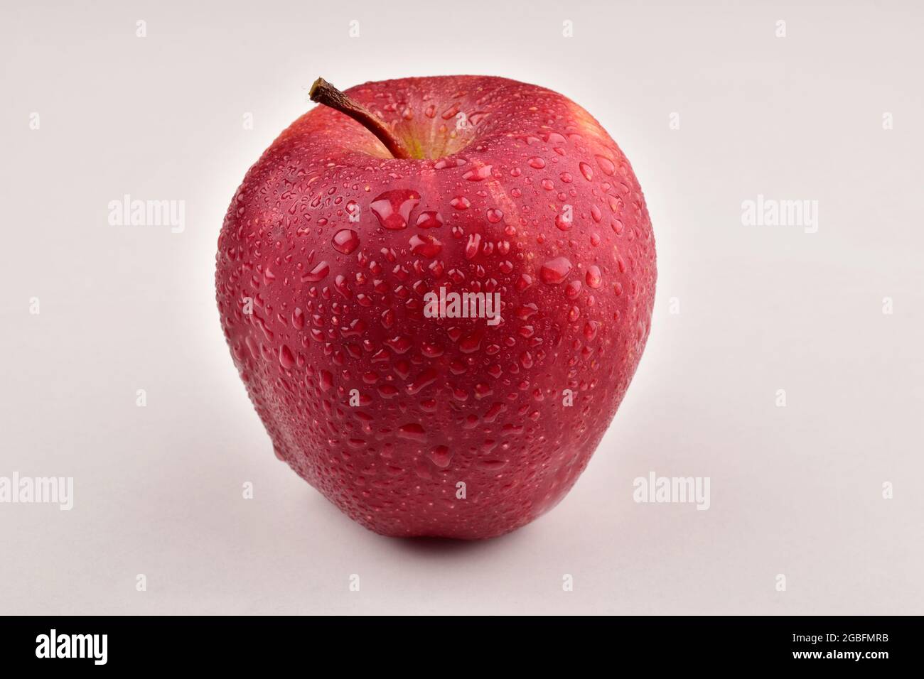 Wet apple closeup hi-res stock photography and images - Alamy