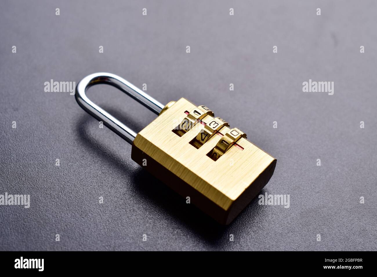 Golden lock pass hi-res stock photography and images - Alamy